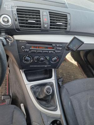 Black BMW 116 2009 in Kaunas, with an engine capacity of 1.60 L and mileage of 203 thousand km for 2900 €, photo 17 on AUTOMOTO.COM.LV