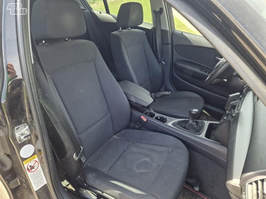 Black BMW 116 2009 in Kaunas, with an engine capacity of 1.60 L and mileage of 203 thousand km for 2900 €, photo 20 on AUTOMOTO.COM.LV