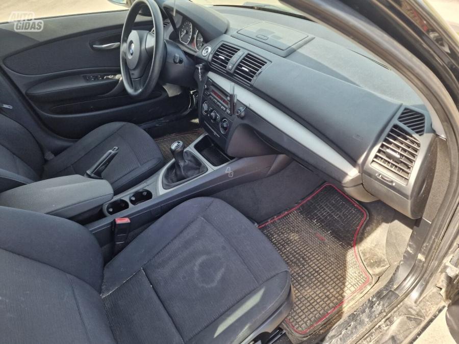 Black BMW 116 2009 in Kaunas, with an engine capacity of 1.60 L and mileage of 203 thousand km for 2900 €, photo 21 on AUTOMOTO.COM.LV