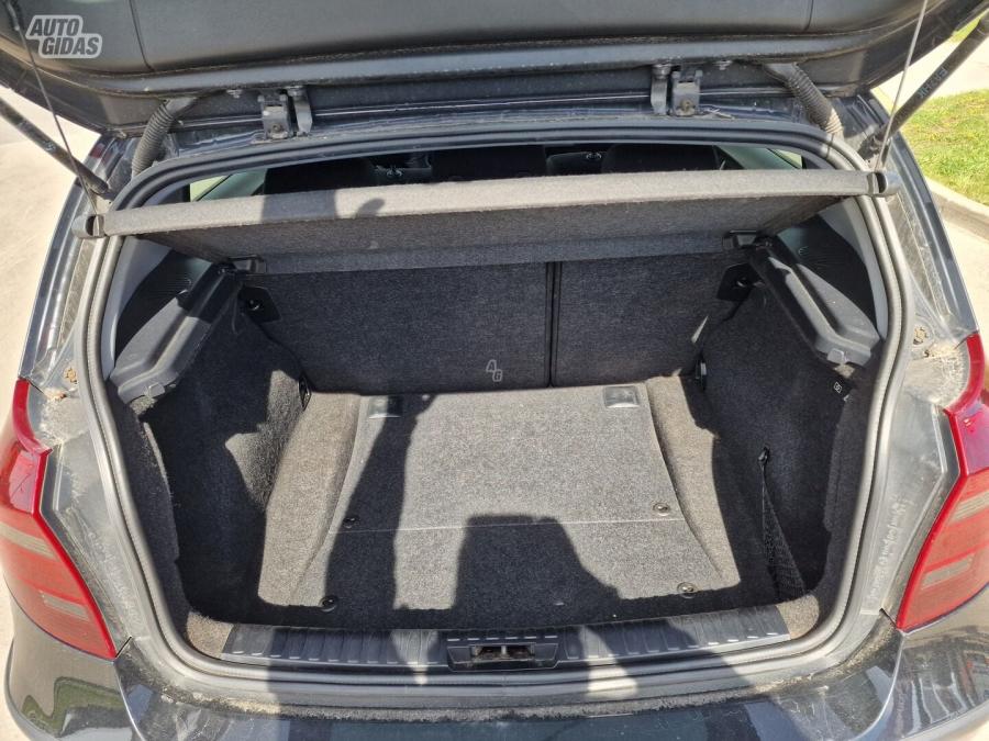Black BMW 116 2009 in Kaunas, with an engine capacity of 1.60 L and mileage of 203 thousand km for 2900 €, photo 24 on AUTOMOTO.COM.LV