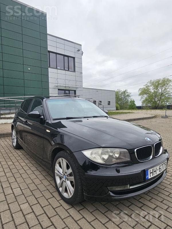 Black BMW 116 2009 in Tukums, with an engine capacity of 1.60 L and mileage of 278 thousand km for 1990 €, photo 2 on AUTOMOTO.COM.LV