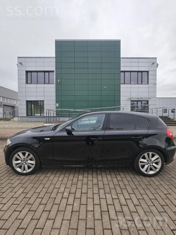 Black BMW 116 2009 in Tukums, with an engine capacity of 1.60 L and mileage of 278 thousand km for 1990 €, photo 5 on AUTOMOTO.COM.LV