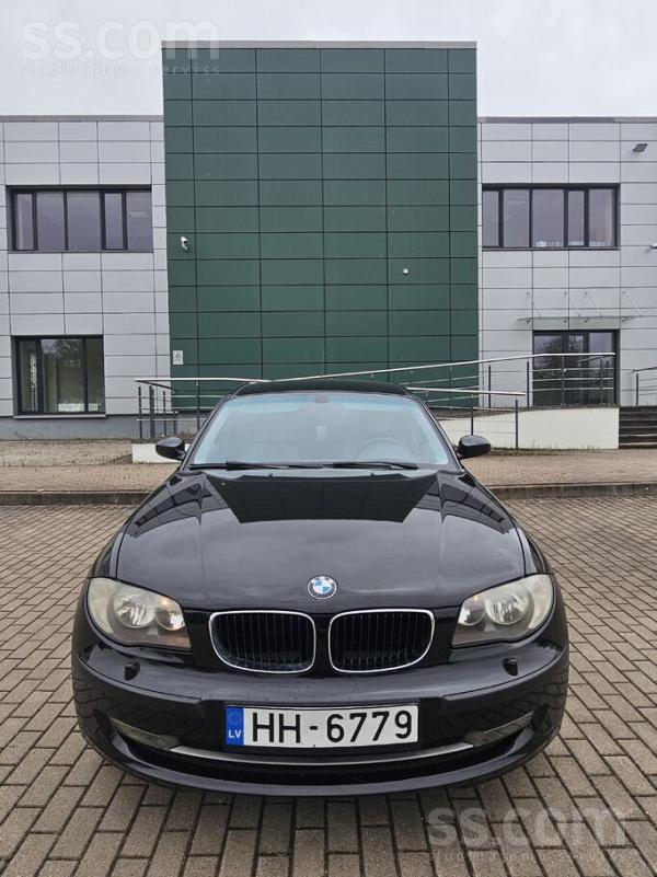 Black BMW 116 2009 in Tukums, with an engine capacity of 1.60 L and mileage of 278 thousand km for 1990 €, photo 7 on AUTOMOTO.COM.LV