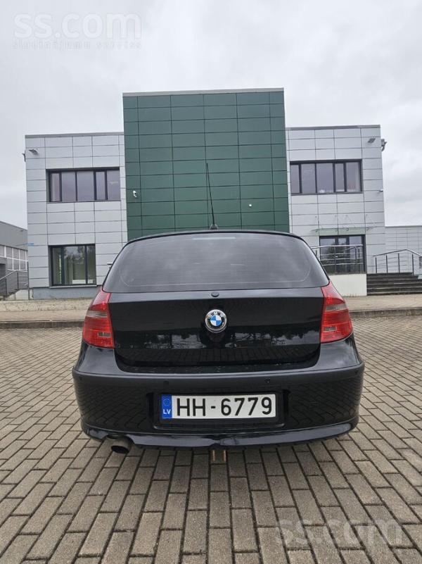 Black BMW 116 2009 in Tukums, with an engine capacity of 1.60 L and mileage of 278 thousand km for 1990 €, photo 8 on AUTOMOTO.COM.LV