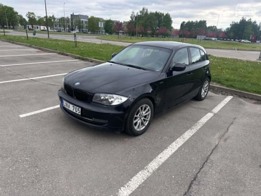 Black BMW 116 2009 in Kaunas, with an engine capacity of 2.00 L and mileage of 299 thousand km for 2200 €, photo 6 on AUTOMOTO.COM.LV