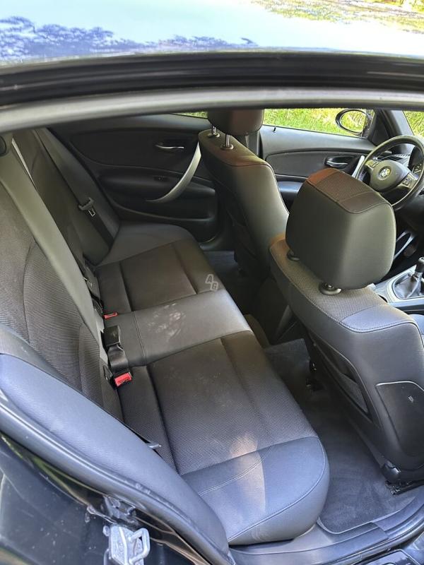 Melns BMW 116 2009 Viļņa, ar dzinēja tilpumu 2.00 L un nobraukumu 284 tūkst. km par 3800 €, foto 10 vietnē AUTOMOTO.COM.LV