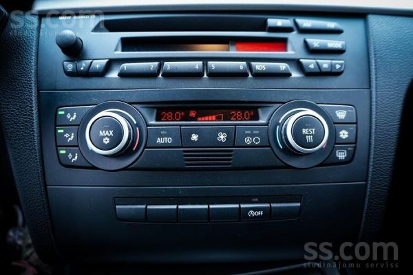 Black BMW 116 2009 in Riga, with an engine capacity of 1.60 L and mileage of 187 thousand km for 4790 €, photo 6 on AUTOMOTO.COM.LV