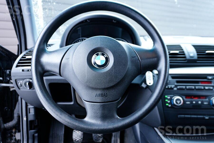 Black BMW 116 2009 in Riga, with an engine capacity of 1.60 L and mileage of 187 thousand km for 4790 €, photo 8 on AUTOMOTO.COM.LV