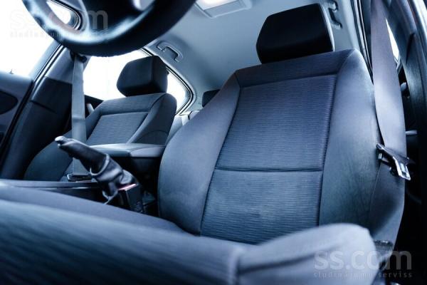 Black BMW 116 2009 in Riga, with an engine capacity of 1.60 L and mileage of 187 thousand km for 4790 €, photo 9 on AUTOMOTO.COM.LV