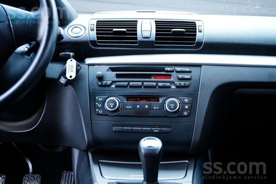 Black BMW 116 2009 in Riga, with an engine capacity of 1.60 L and mileage of 187 thousand km for 4790 €, photo 15 on AUTOMOTO.COM.LV