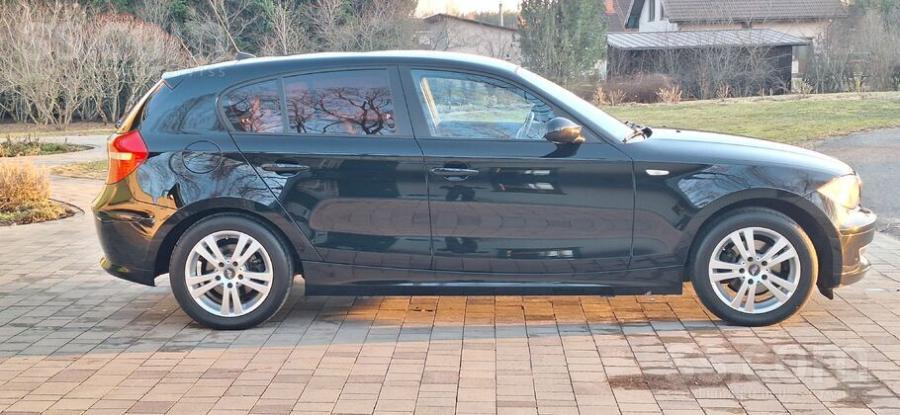 Black BMW 116 2009 in Jelgava, with an engine capacity of 1.60 L and mileage of 151 thousand km for 3299 €, photo 8 on AUTOMOTO.COM.LV