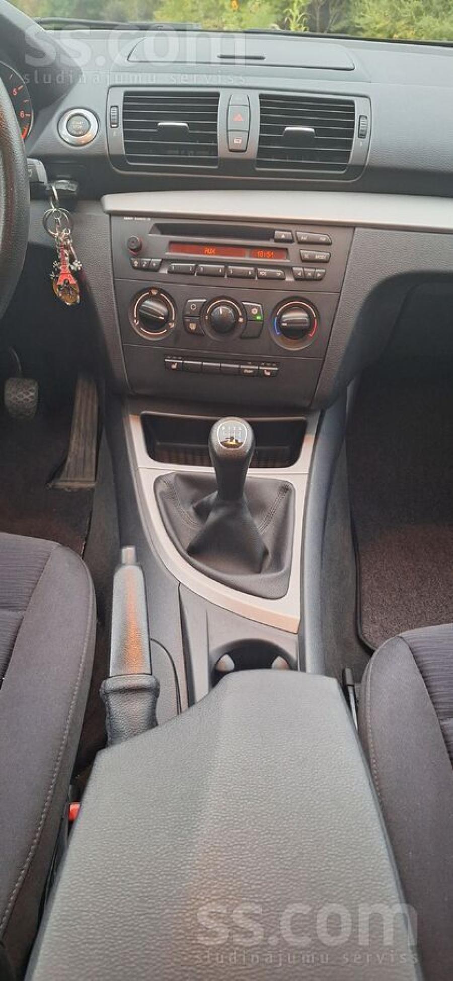 Black BMW 116 2009 in Jelgava, with an engine capacity of 1.60 L and mileage of 151 thousand km for 3299 €, photo 14 on AUTOMOTO.COM.LV