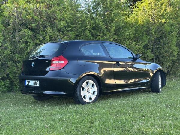 Melns BMW 116 2009 Rīga, ar dzinēja tilpumu 2.00 L un nobraukumu 176 tūkst. km par 2950 €, foto 4 vietnē AUTOMOTO.COM.LV