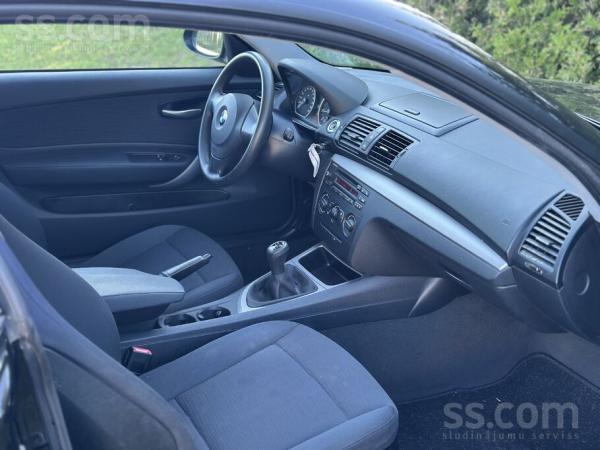Melns BMW 116 2009 Rīga, ar dzinēja tilpumu 2.00 L un nobraukumu 176 tūkst. km par 2950 €, foto 5 vietnē AUTOMOTO.COM.LV