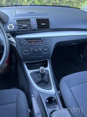 Black BMW 116 2009 in Riga, with an engine capacity of 2.00 L and mileage of 176 thousand km for 2950 €, photo 8 on AUTOMOTO.COM.LV