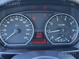 Black BMW 116 2009 in Riga, with an engine capacity of 2.00 L and mileage of 176 thousand km for 2950 €, photo 9 on AUTOMOTO.COM.LV
