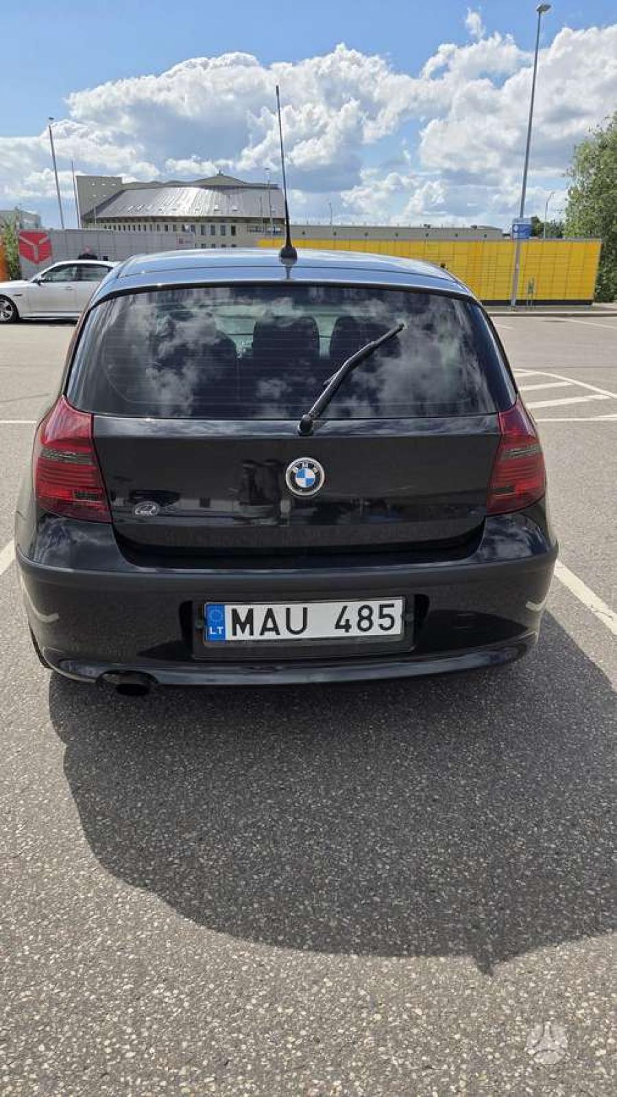 Black BMW 116 2009 in Kaunas, with an engine capacity of 1.60 L and mileage of 202 thousand km for 2599 €, photo 5 on AUTOMOTO.COM.LV