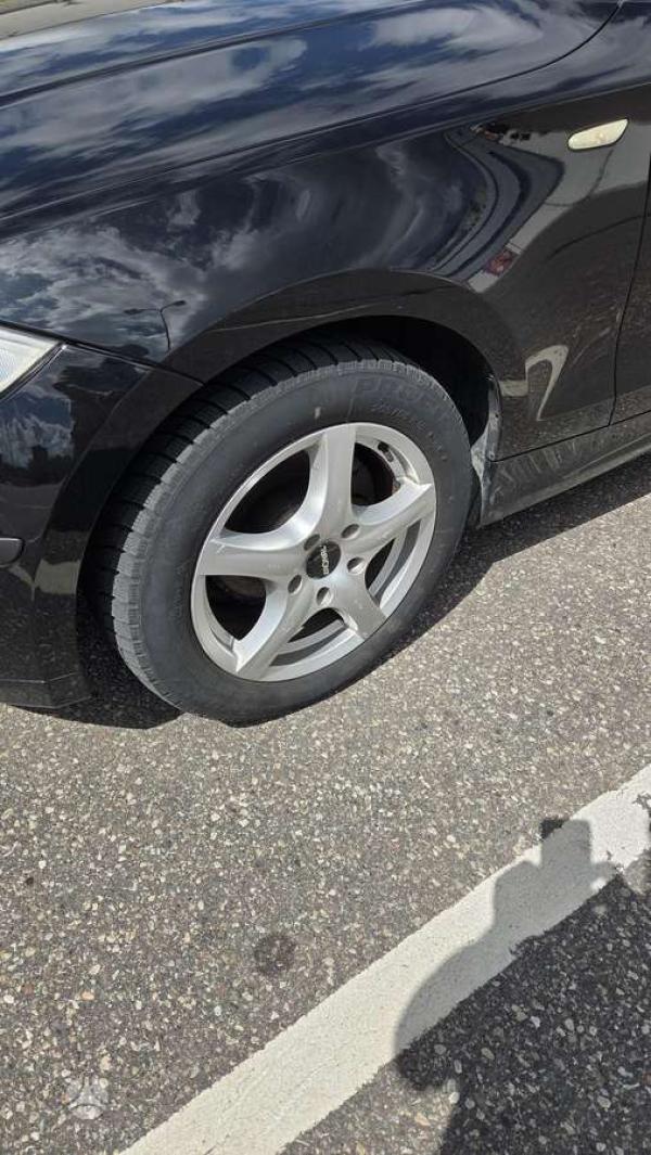 Black BMW 116 2009 in Kaunas, with an engine capacity of 1.60 L and mileage of 202 thousand km for 2599 €, photo 5 on AUTOMOTO.COM.LV