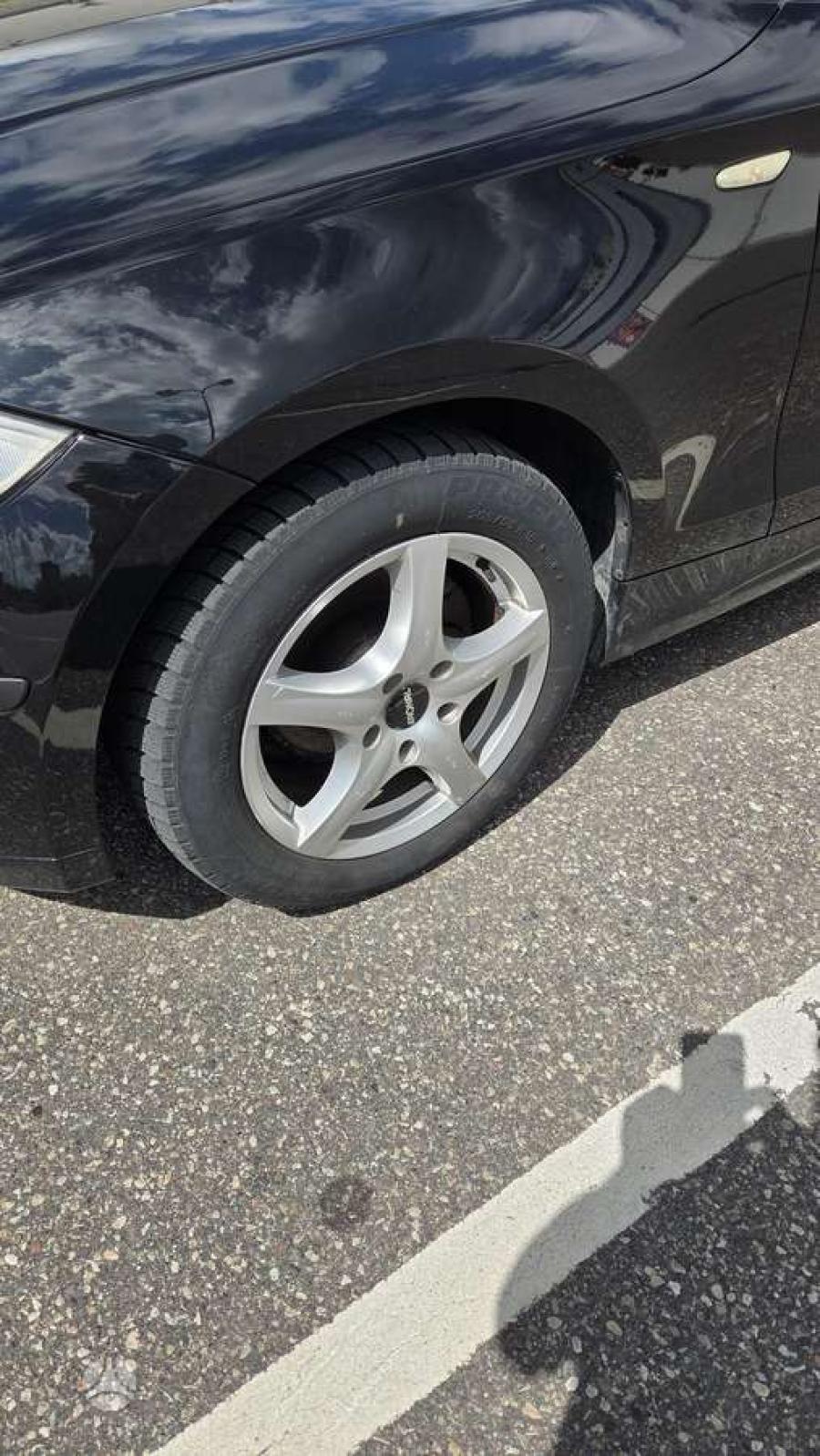 Black BMW 116 2009 in Kaunas, with an engine capacity of 1.60 L and mileage of 202 thousand km for 2599 €, photo 6 on AUTOMOTO.COM.LV