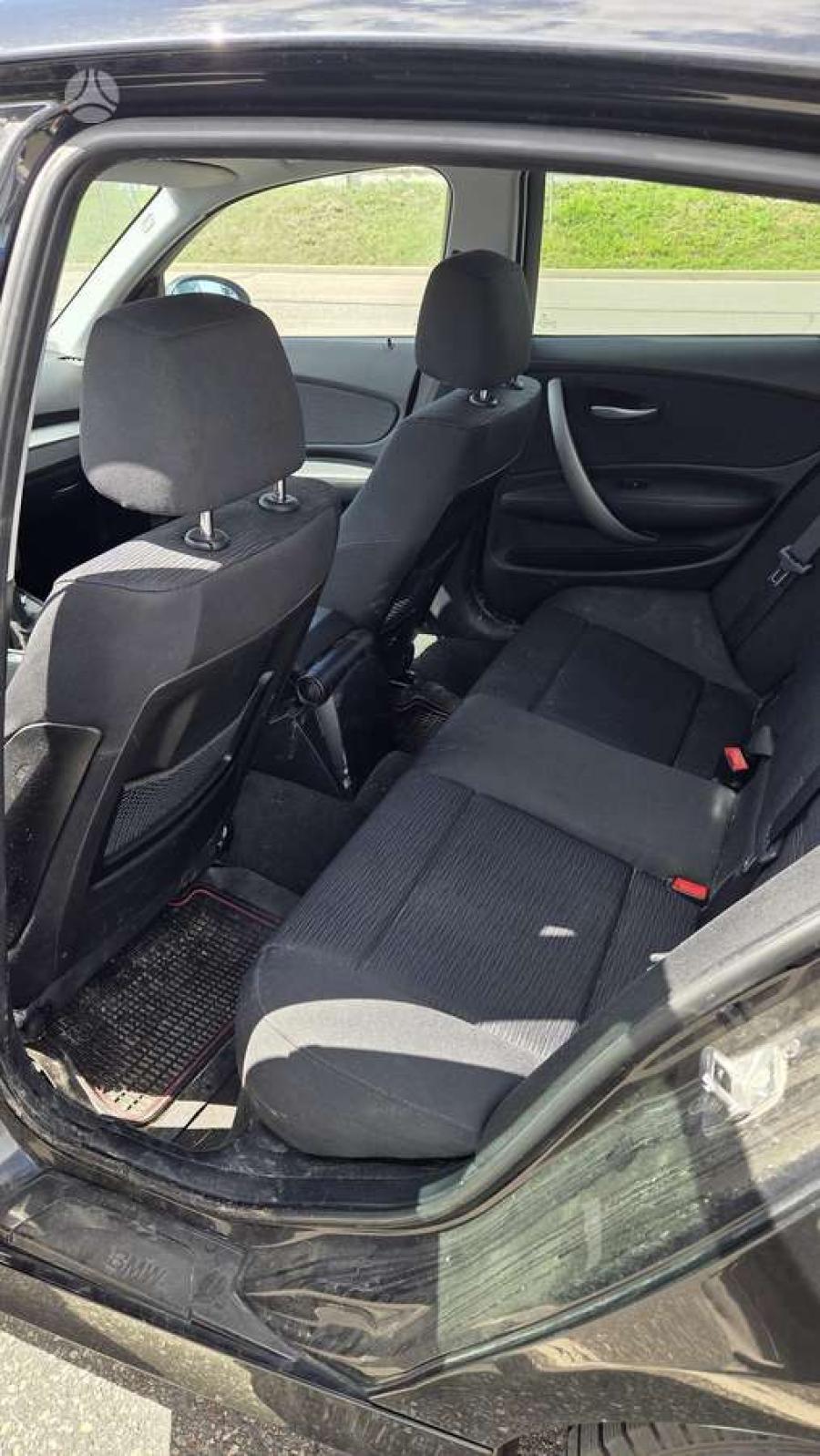 Black BMW 116 2009 in Kaunas, with an engine capacity of 1.60 L and mileage of 202 thousand km for 2599 €, photo 9 on AUTOMOTO.COM.LV