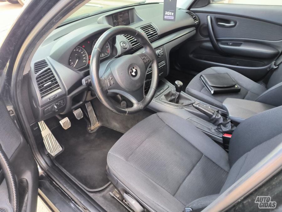 Black BMW 116 2009 in Taurage, with an engine capacity of 2.00 L and mileage of 183 thousand km for 1900 €, photo 11 on AUTOMOTO.COM.LV