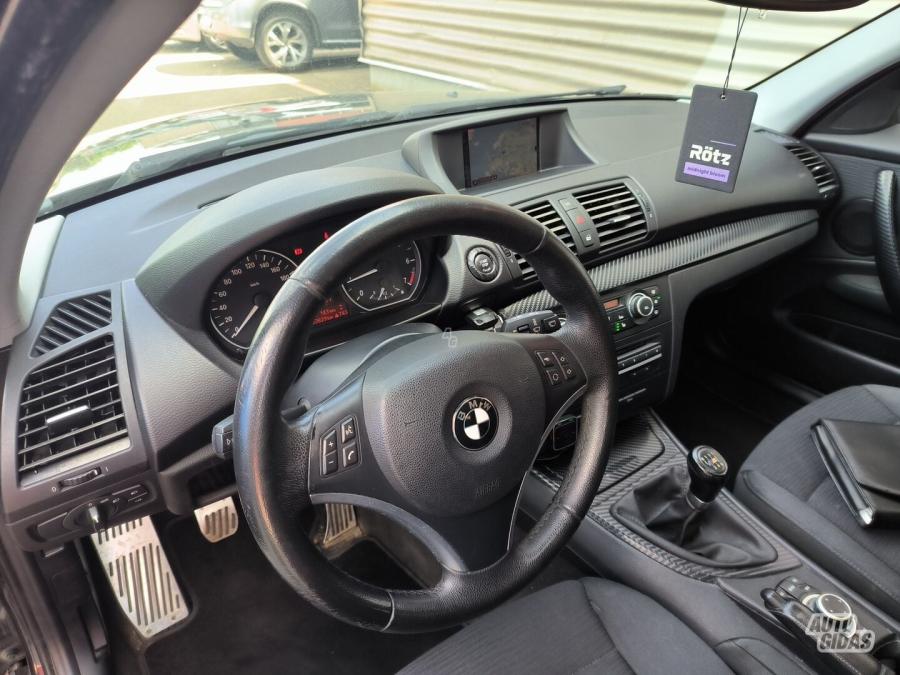 Black BMW 116 2009 in Taurage, with an engine capacity of 2.00 L and mileage of 183 thousand km for 1900 €, photo 12 on AUTOMOTO.COM.LV