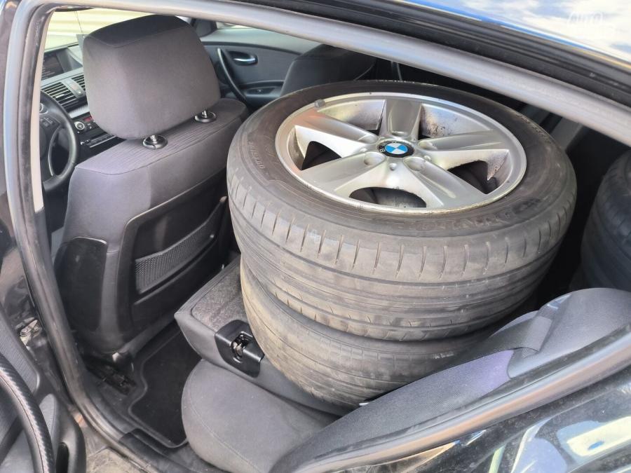 Black BMW 116 2009 in Taurage, with an engine capacity of 2.00 L and mileage of 183 thousand km for 1900 €, photo 18 on AUTOMOTO.COM.LV