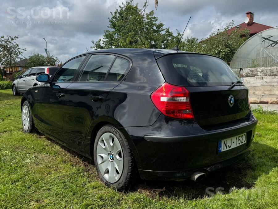 Black BMW 116 2009 in Riga, with an engine capacity of 1.60 L and mileage of 230 thousand km for 1150 €, photo 5 on AUTOMOTO.COM.LV