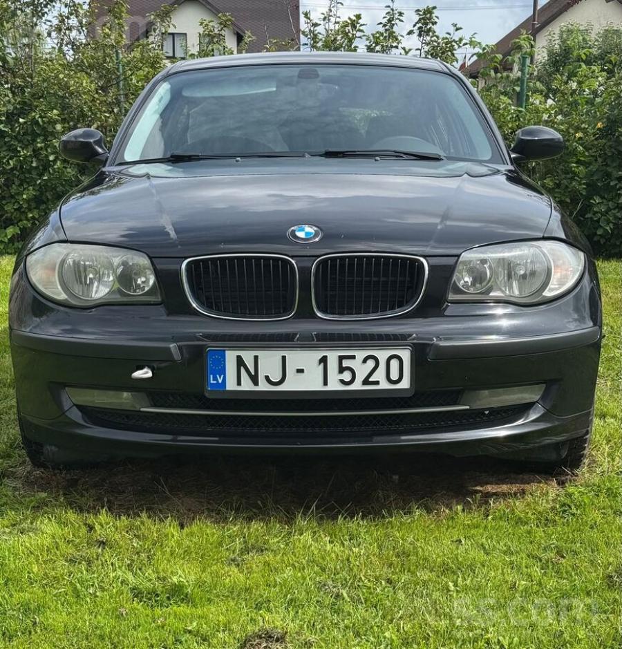 Black BMW 116 2009 in Riga, with an engine capacity of 1.60 L and mileage of 230 thousand km for 1150 €, photo 11 on AUTOMOTO.COM.LV