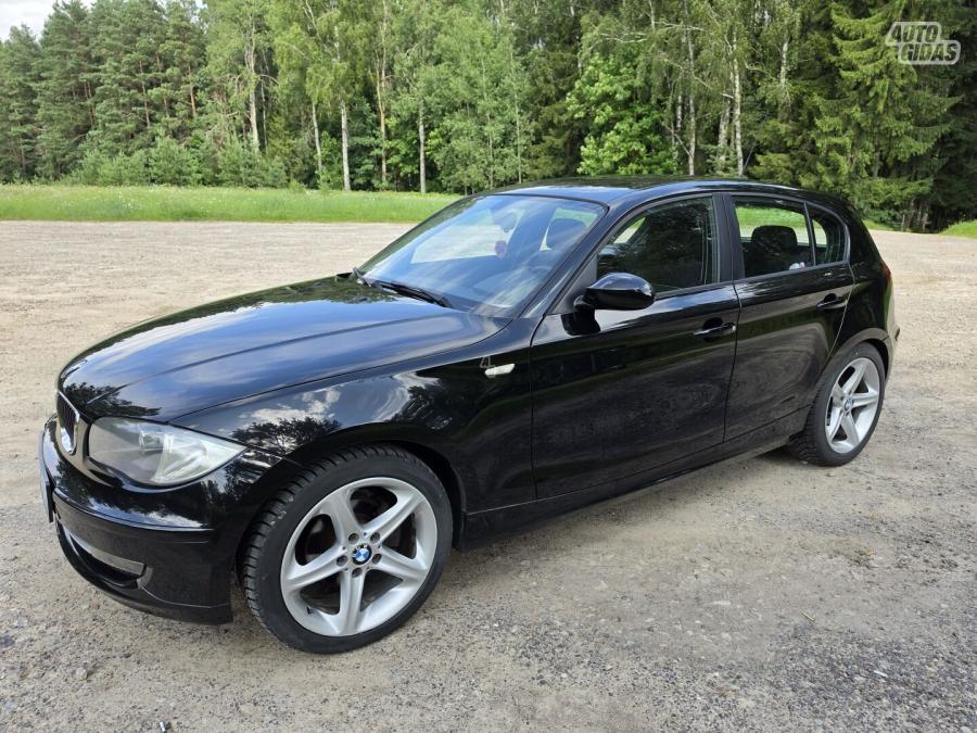Black BMW 116 2009 in Radviliskis, with an engine capacity of 2.00 L and mileage of 172 thousand km for 3500 €, photo 5 on AUTOMOTO.COM.LV