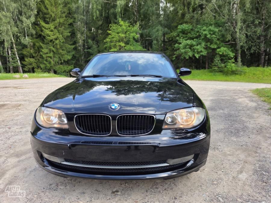 Black BMW 116 2009 in Radviliskis, with an engine capacity of 2.00 L and mileage of 172 thousand km for 3500 €, photo 7 on AUTOMOTO.COM.LV