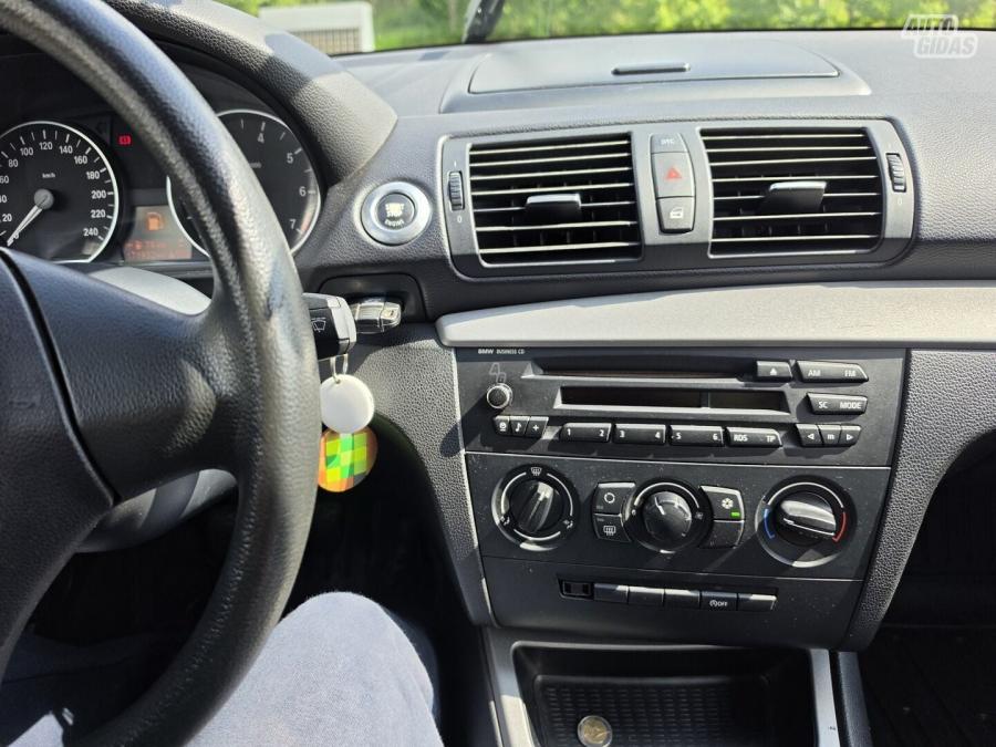 Black BMW 116 2009 in Radviliskis, with an engine capacity of 2.00 L and mileage of 172 thousand km for 3500 €, photo 22 on AUTOMOTO.COM.LV