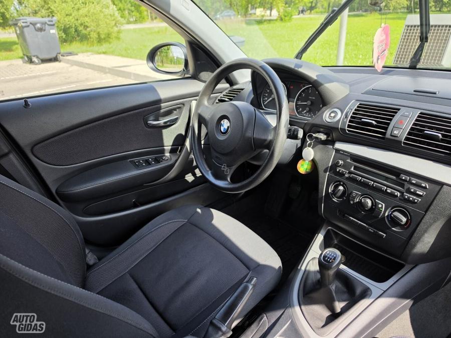 Black BMW 116 2009 in Radviliskis, with an engine capacity of 2.00 L and mileage of 172 thousand km for 3500 €, photo 26 on AUTOMOTO.COM.LV