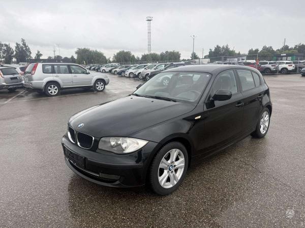 Black BMW 116 2009 in Marijampole, with an engine capacity of 2.00 L and mileage of 270 thousand km for 2400 €, photo 2 on AUTOMOTO.COM.LV