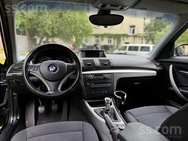 Black BMW 116 2009 in Valmiera, with an engine capacity of 2.00 L and mileage of 0 thousand km for 2300 €, photo 8 on AUTOMOTO.COM.LV