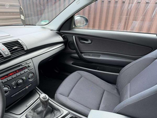 Melns BMW 116 2009 Viļņa, ar dzinēja tilpumu 2.00 L un nobraukumu 207 tūkst. km par 2450 €, foto 6 vietnē AUTOMOTO.COM.LV