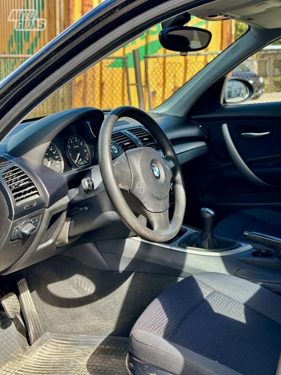 Melns BMW 116 2009 Kretinga, ar dzinēja tilpumu 1.60 L un nobraukumu 160 tūkst. km par 3350 €, foto 10 vietnē AUTOMOTO.COM.LV