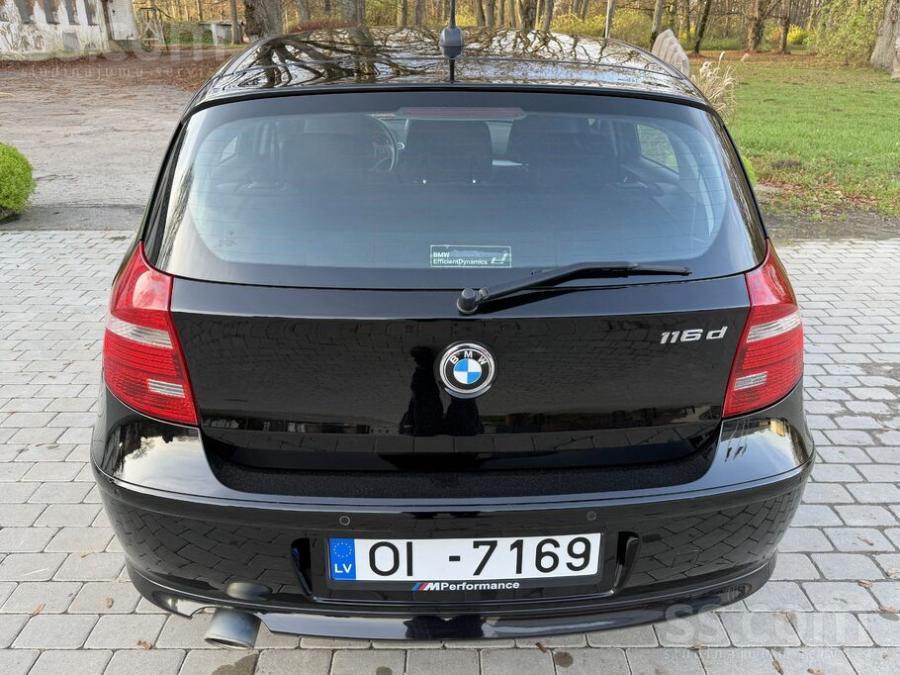 Black BMW 116 2010 in Riga, with an engine capacity of 2.00 L and mileage of 281 thousand km for 4350 €, photo 7 on AUTOMOTO.COM.LV