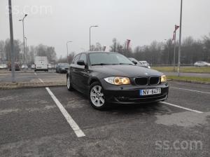 Black BMW 116 2010 in Riga, with an engine capacity of 2.00 L and mileage of 213 thousand km for 5000 €, photo 8 on AUTOMOTO.COM.LV