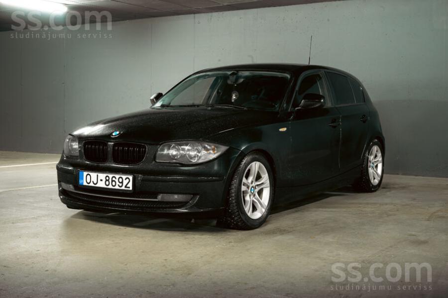 Black BMW 116 2010 in Riga, with an engine capacity of 2.00 L and mileage of 250 thousand km for 3870 €, photo 3 on AUTOMOTO.COM.LV