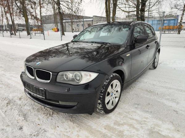 Black BMW 116 2010 in Marijampole, with an engine capacity of 2.00 L and mileage of 269 thousand km for 4200 €, photo 1 on AUTOMOTO.COM.LV