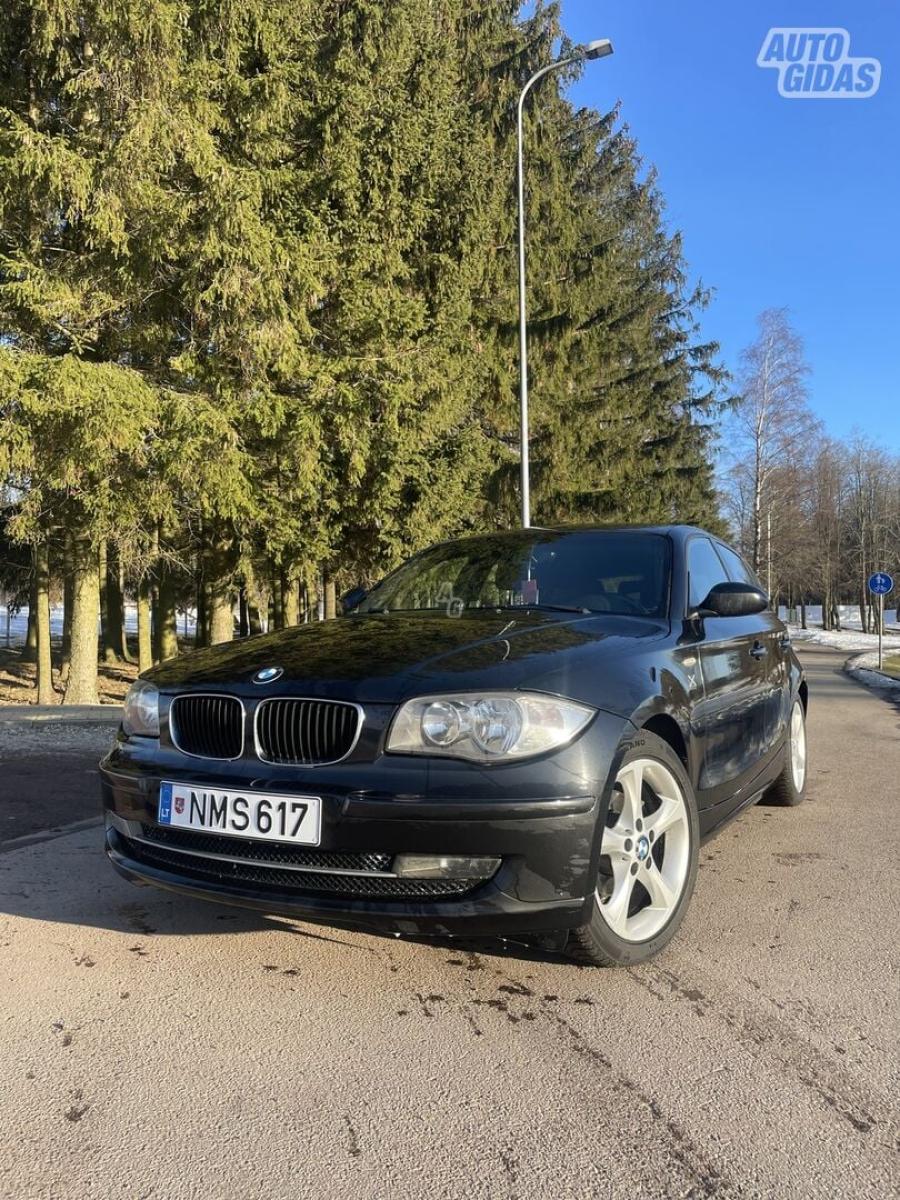 Melns BMW 116 2010 Kauņa, ar dzinēja tilpumu 2.00 L un nobraukumu 347 tūkst. km par 2999 €, foto 3 vietnē AUTOMOTO.COM.LV