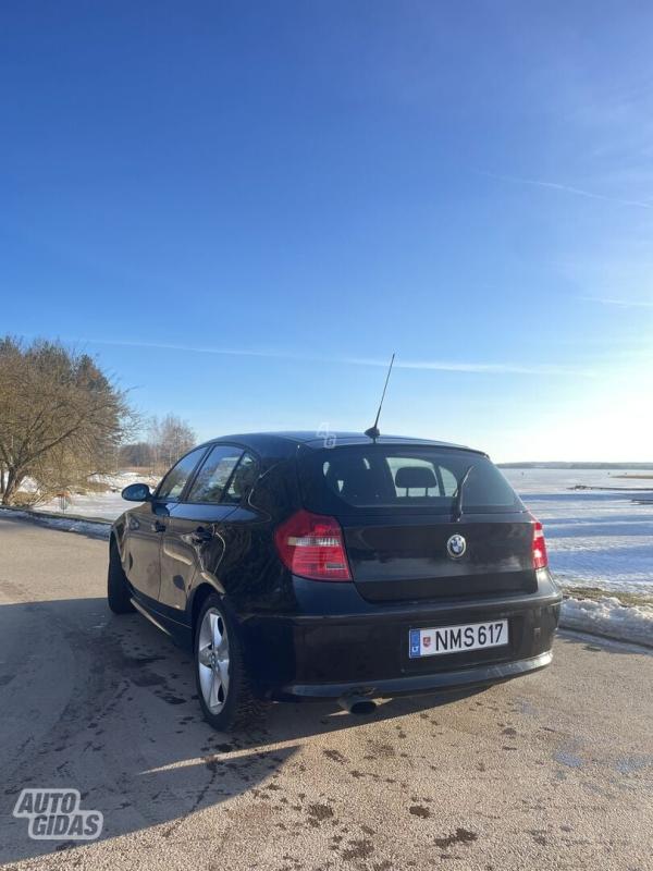 Black BMW 116 2010 in Kaunas, with an engine capacity of 2.00 L and mileage of 347 thousand km for 2999 €, photo 4 on AUTOMOTO.COM.LV