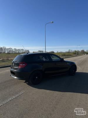 Melns BMW 116 2010 Viļņa, ar dzinēja tilpumu 2.00 L un nobraukumu 320 tūkst. km par 3350 €, foto 3 vietnē AUTOMOTO.COM.LV
