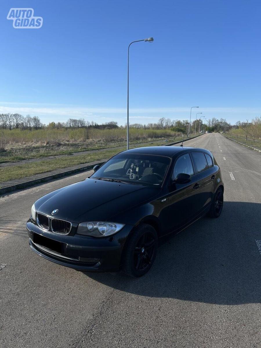 Melns BMW 116 2010 Viļņa, ar dzinēja tilpumu 2.00 L un nobraukumu 320 tūkst. km par 3350 €, foto 8 vietnē AUTOMOTO.COM.LV