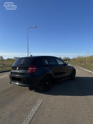 Melns BMW 116 2010 Viļņa, ar dzinēja tilpumu 2.00 L un nobraukumu 320 tūkst. km par 3350 €, foto 9 vietnē AUTOMOTO.COM.LV