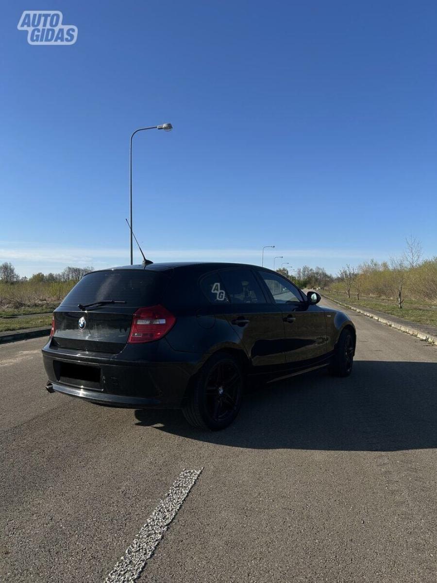 Melns BMW 116 2010 Viļņa, ar dzinēja tilpumu 2.00 L un nobraukumu 320 tūkst. km par 3350 €, foto 9 vietnē AUTOMOTO.COM.LV