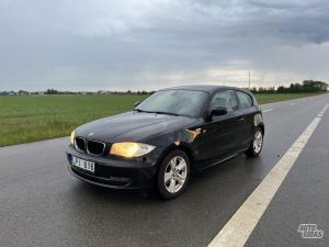 Black BMW 116 2010 in Klaipeda, with an engine capacity of 2.00 L and mileage of 308 thousand km for 2450 €, photo 6 on AUTOMOTO.COM.LV