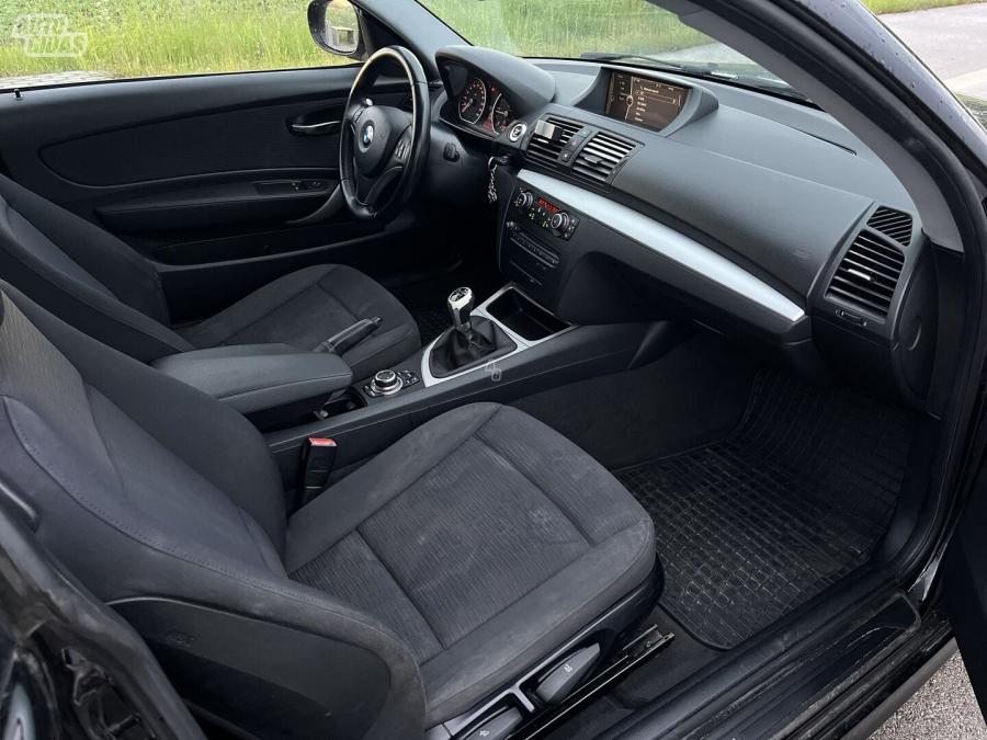 Black BMW 116 2010 in Klaipeda, with an engine capacity of 2.00 L and mileage of 308 thousand km for 2450 €, photo 7 on AUTOMOTO.COM.LV