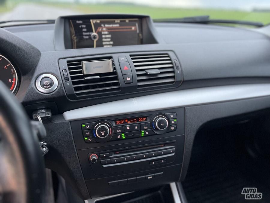 Black BMW 116 2010 in Klaipeda, with an engine capacity of 2.00 L and mileage of 308 thousand km for 2450 €, photo 10 on AUTOMOTO.COM.LV